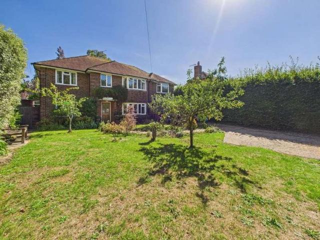 6 bed house for sale