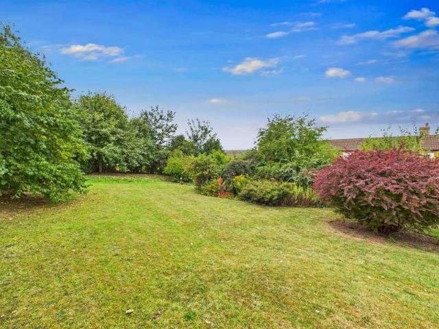 6 bed house for sale