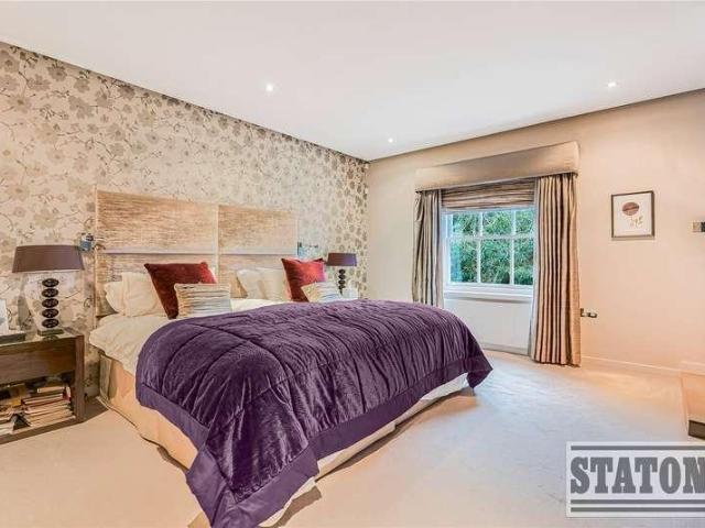 6 bed house for sale