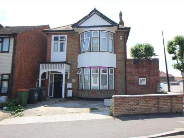 6 bed house for sale
