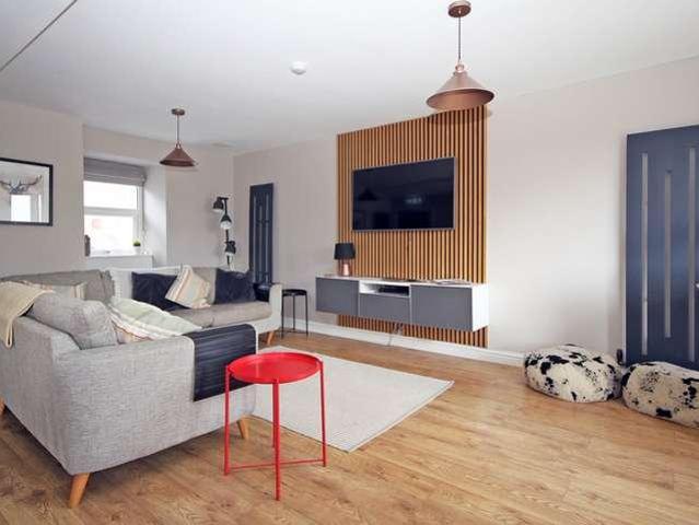 6 bed house for sale