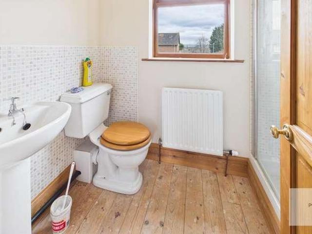 6 bed house for sale