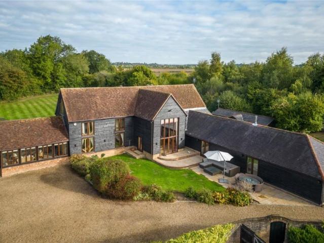 6 bed house for sale