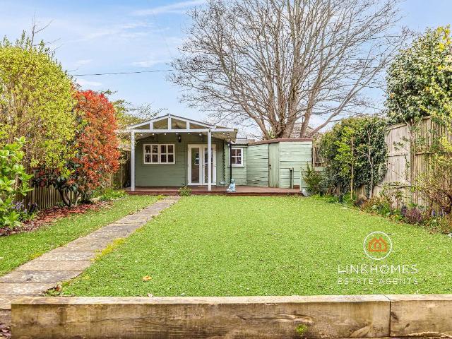 6 bed house for sale