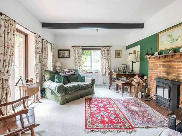 6 bed house for sale