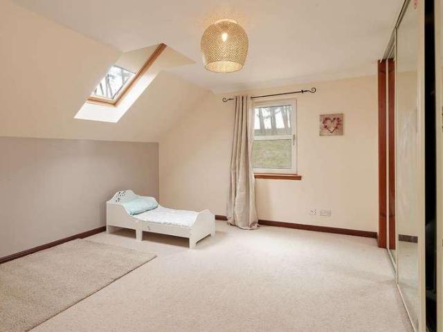 6 bed house for sale