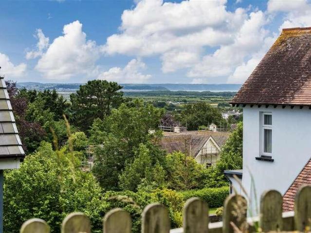 6 bed house for sale