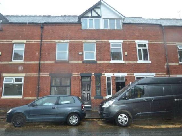 6 bed house for sale