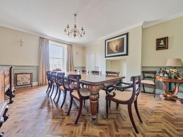 6 bed house for sale