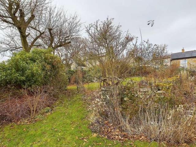 6 bed house for sale