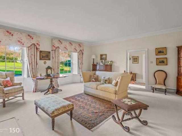 6 bed house for sale