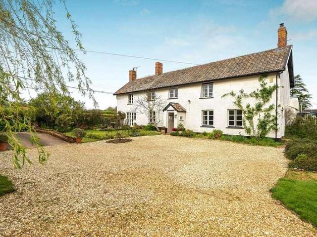 6 bed house for sale