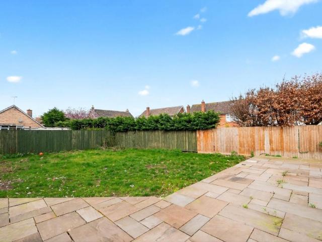 6 bed house for sale