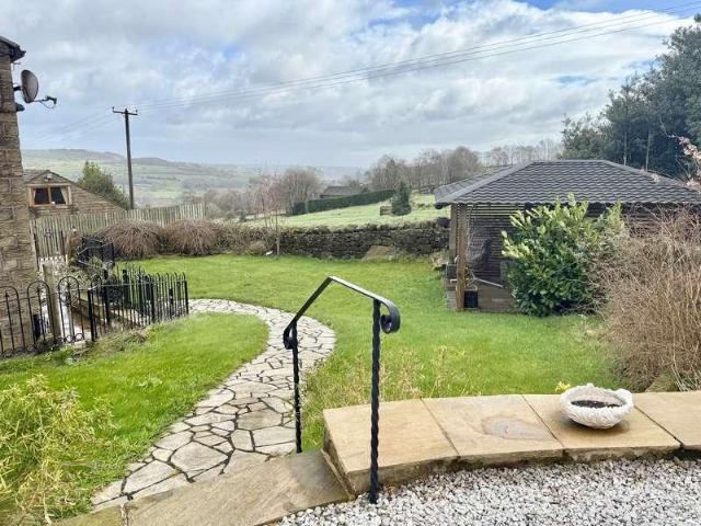 6 bed house for sale
