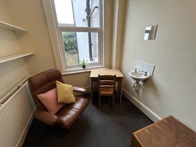 6 Bed Maisonette, Gladstone Place, BN2