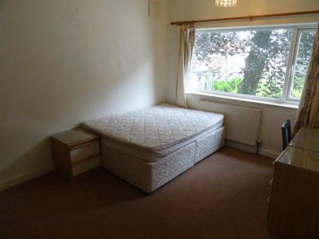 6 Bed Otley Road, Leeds, Ls16