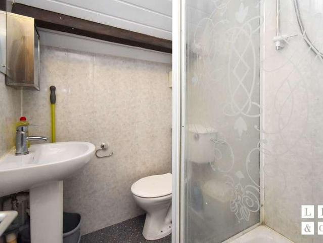6 bed property for sale