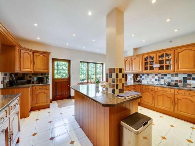 6 bed property for sale