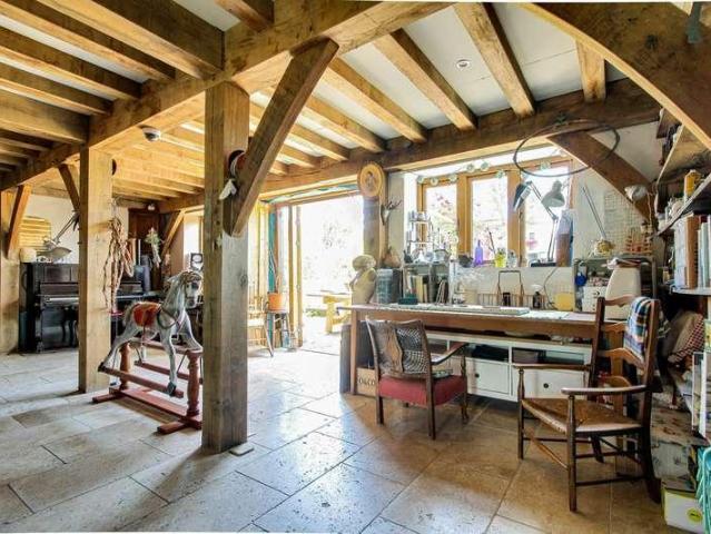 6 bed property for sale
