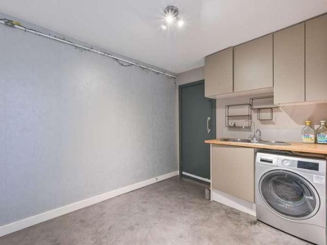 6 bed property for sale