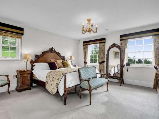 6 bed property for sale