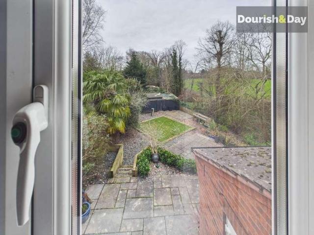 6 bed property for sale