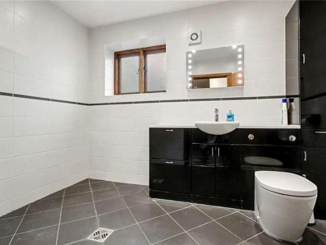 6 bed property for sale