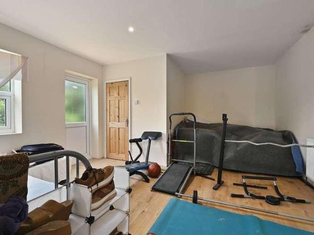 6 bed property for sale