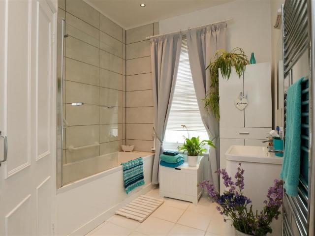 6 bed property for sale