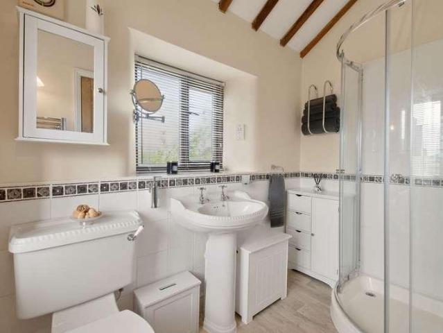 6 bed property for sale