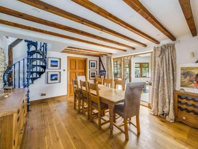 6 bed property for sale
