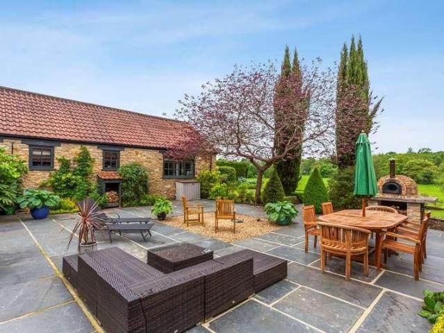 6 bed property for sale