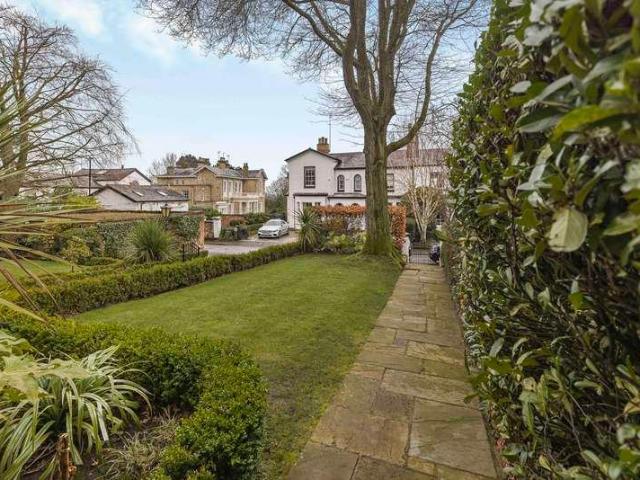 6 bed property for sale