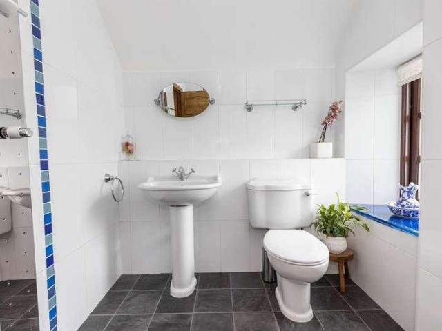 6 bed property for sale