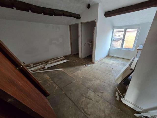 6 bed property for sale