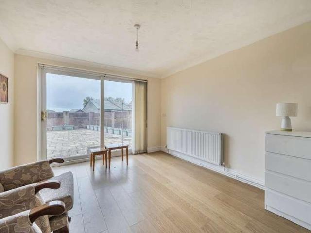 6 bed property for sale