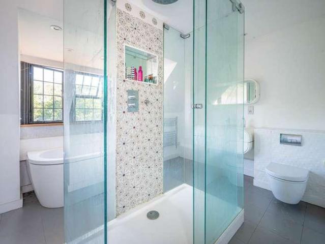 6 bed property for sale