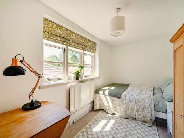 6 bed property for sale