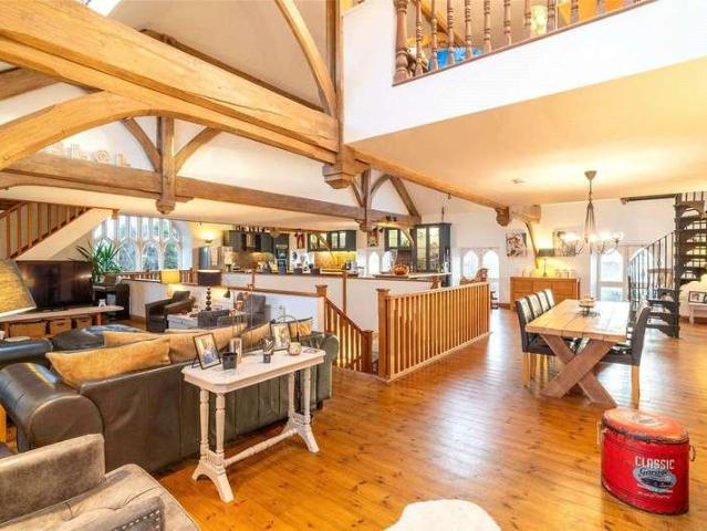 6 bed property for sale