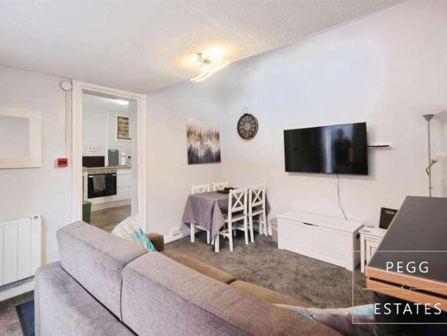 6 bed property for sale