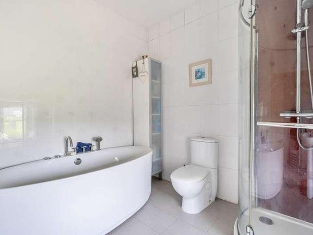 6 bed property for sale