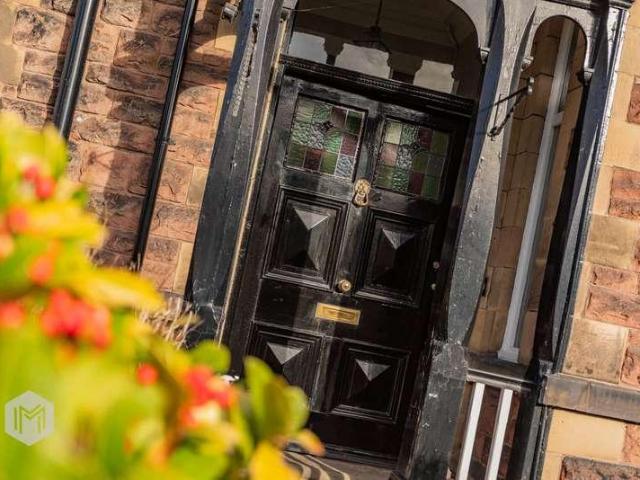 6 bed property for sale