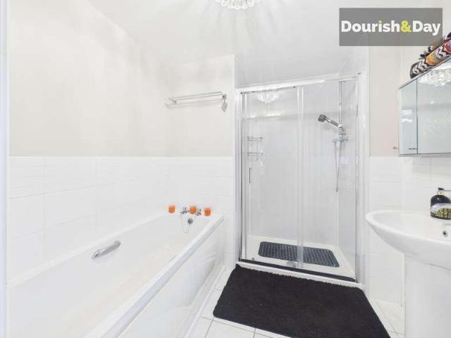 6 bed property for sale
