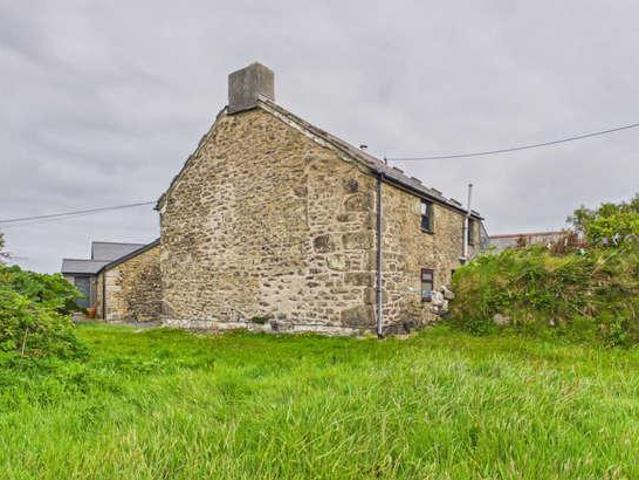 6 bed property for sale
