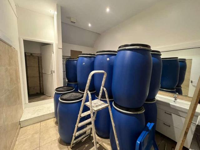6 bed property for sale