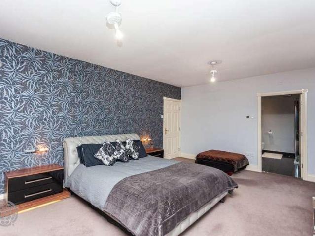 6 bed property for sale