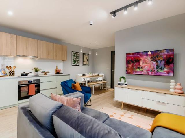 6 Bed Premium Ensuite