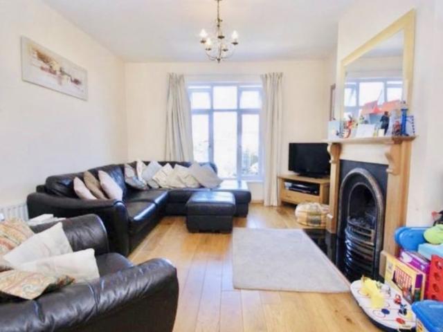6 Bed Semi Detached House, Carlisle Avenue, W3