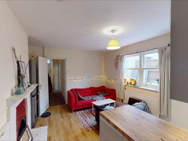 6 Bed Semi Detached House, Clayton Road, SE15