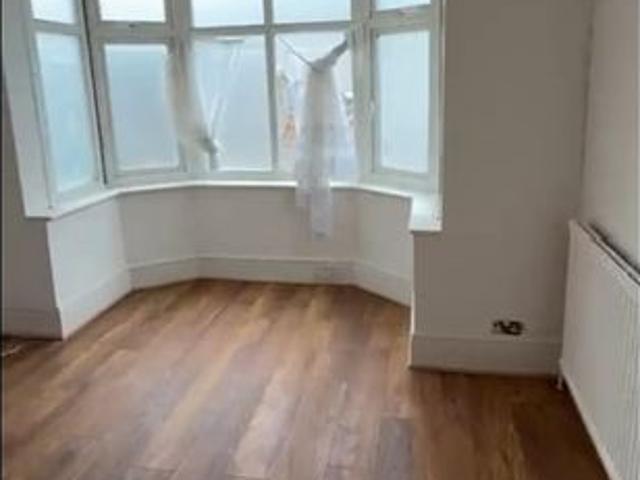6 Bed Semi Detached House, Croydon, CR0